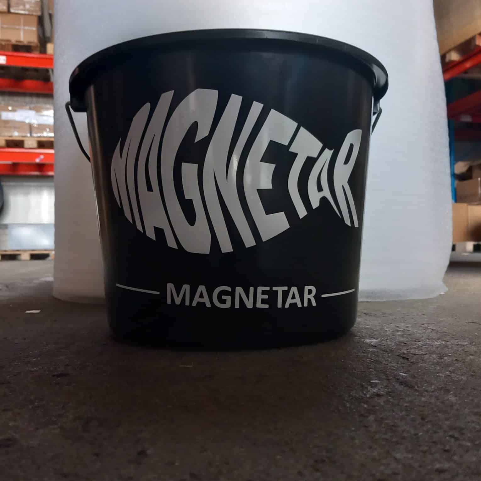 Magnetar Bucket - Magnet fishing with a Magnetar fishing magnet